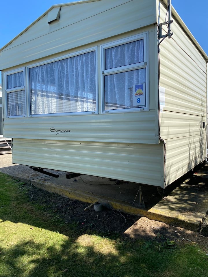 Plot 8: Seawick Park Holidays. - Mersea Island