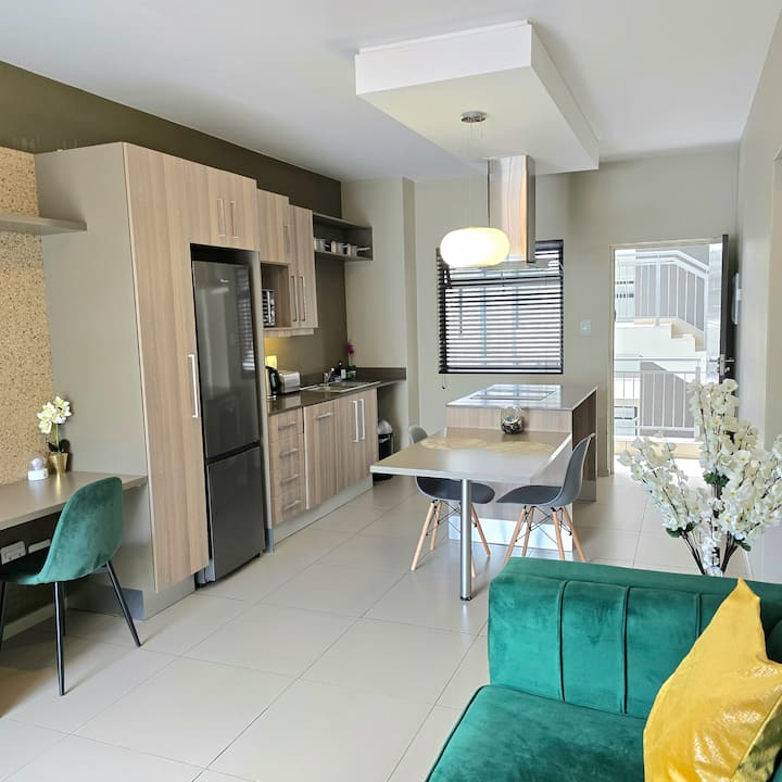 Morden Sandton Stay | Wi-fi | Safe Parking - Sandton