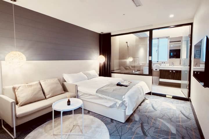 【有窗】Novelty Fantasy Two-person | Ximen Taipei 65 - Taipei