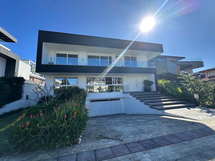 Casa 9 Quartos 80m Do Mar - Governador Celso Ramos