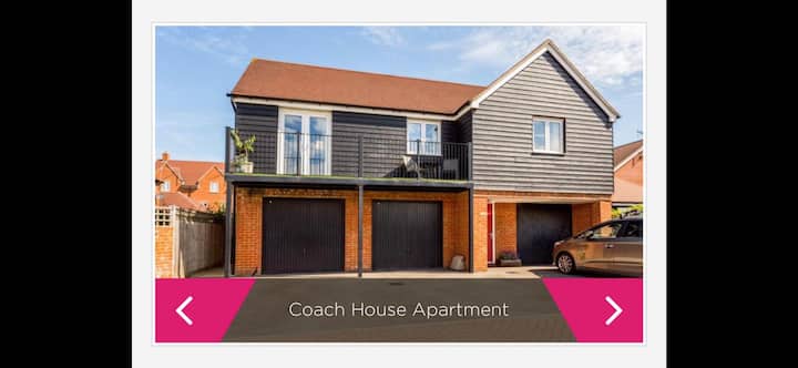 Funky Coach House Available - Horsham, UK