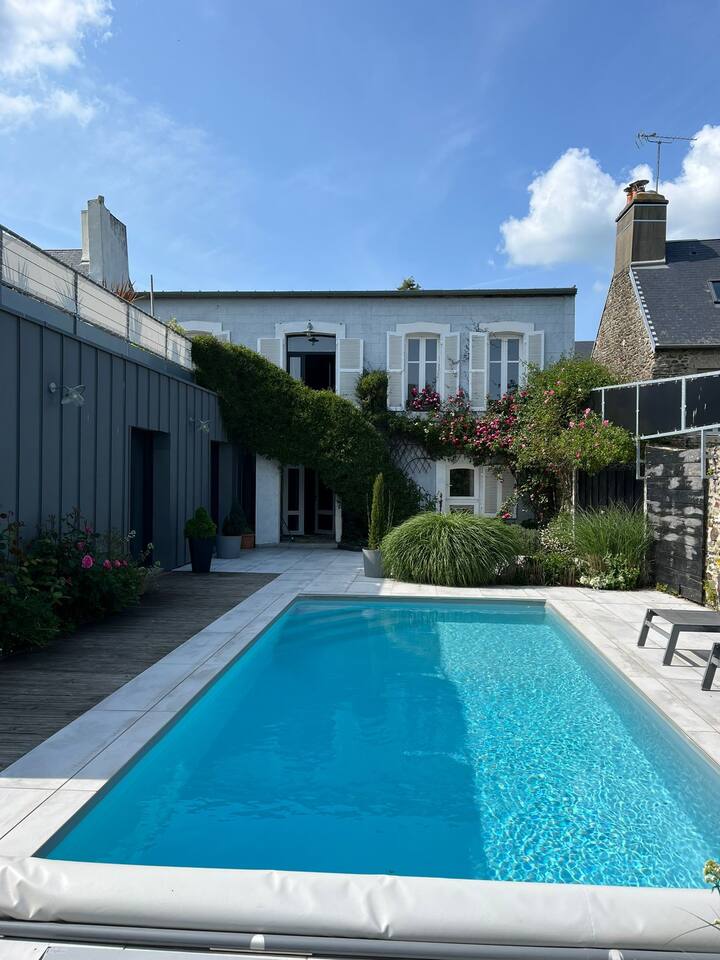 Chambre De Charme Avec Piscine - Granville