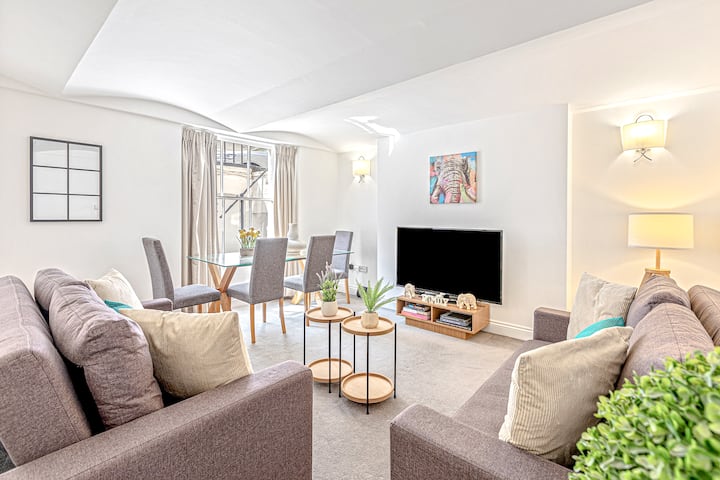 Air Conditioning | Central | Safe | Sleeps 7 - Central London