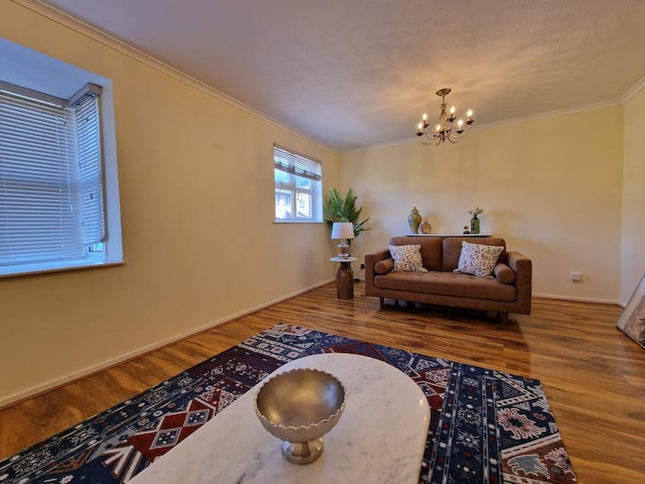 Simi Home - Milton Keynes
