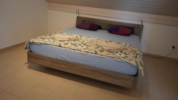 Gemütliche 2.5-zimmer-wohnung Mit Parkplatz - Aarau