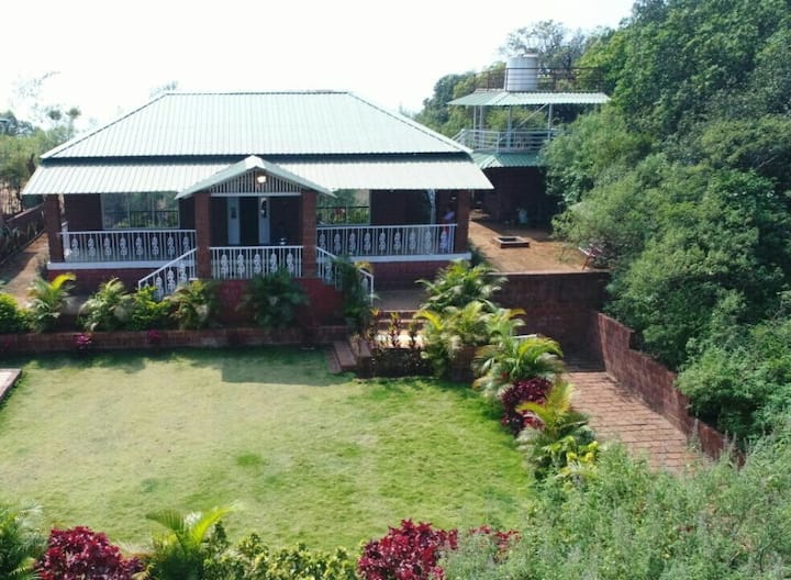 Akhade's Valley Villa - Mahabaleshwar