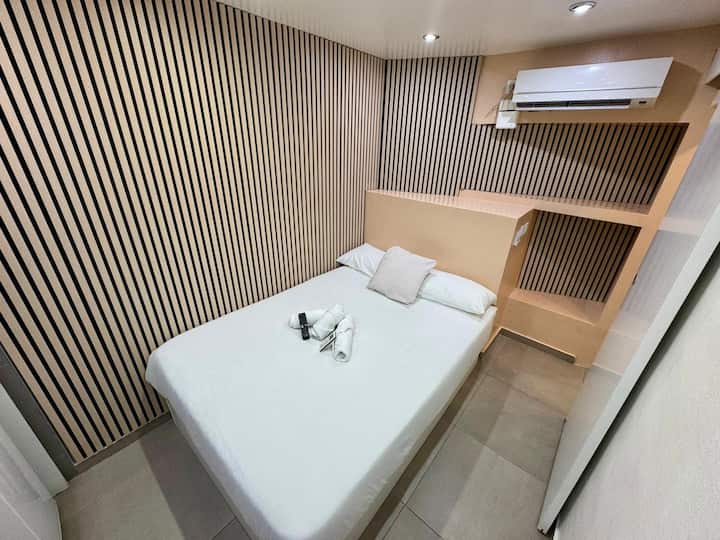 1 Suite Con Baño Privado Frente Al Metro Bcn - La Floresta