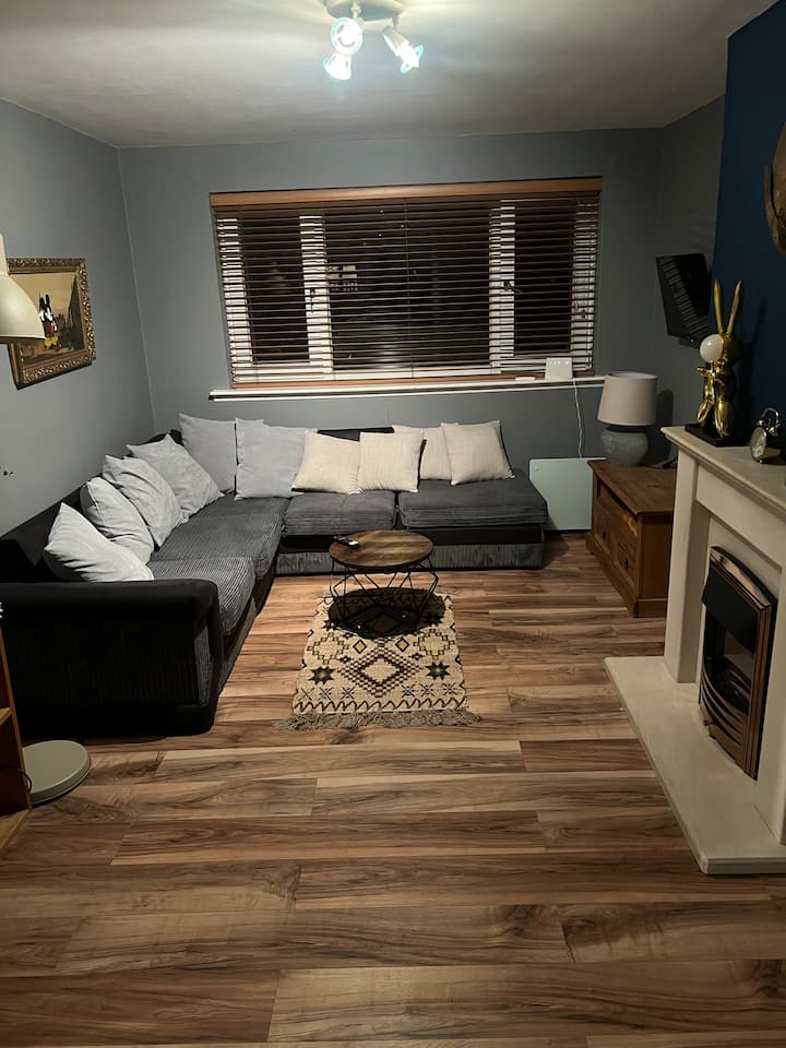 1 Bed Apartment- Walton On Thames, Surrey - Thames Ditton