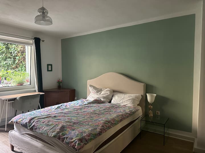 Cozy City Apartment With Balcony - Düsseldorf