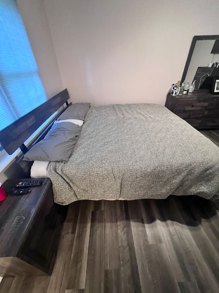 Room With King Bed/ Own Bathroom 
( I Live Here ) - Monroe, NC