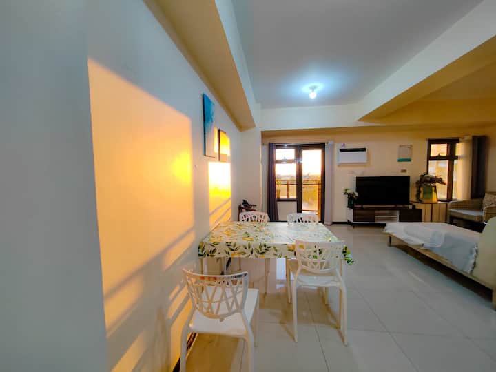 Lemoon’s - Spacious 2 Bedrooms & 3 Bathrooms 93sqm - Pasay