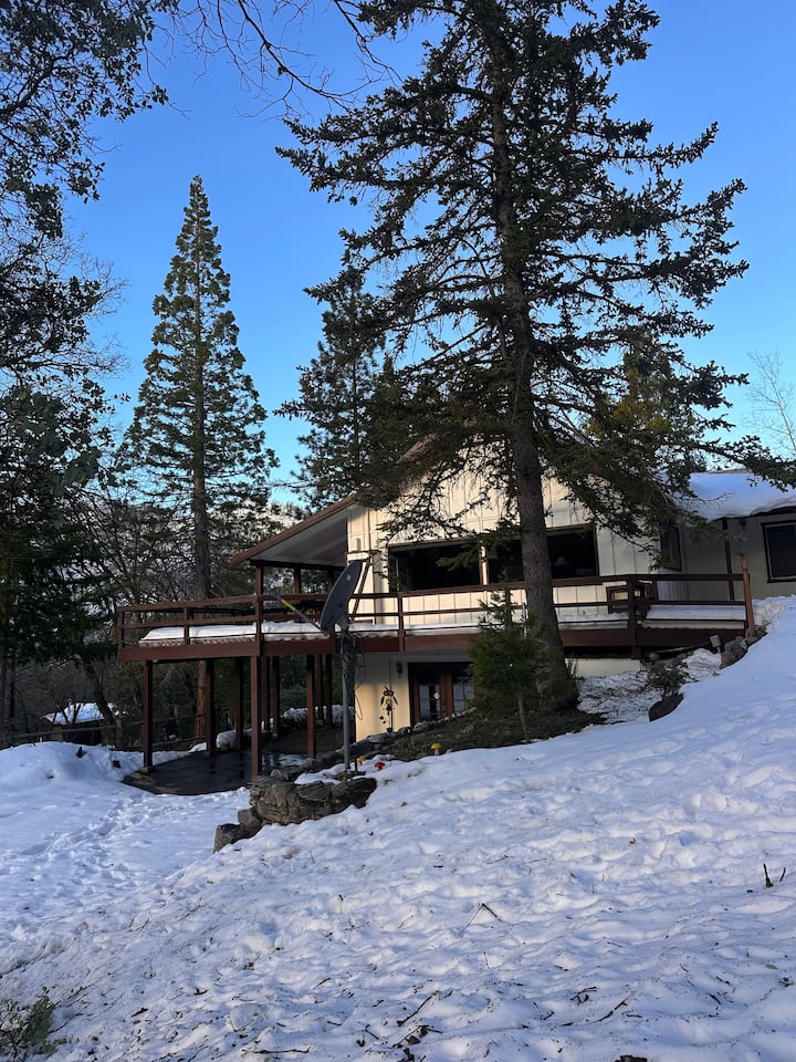 The Family Nest | Fire Pit + Bbq | Hot Tub - Camp Nelson, CA