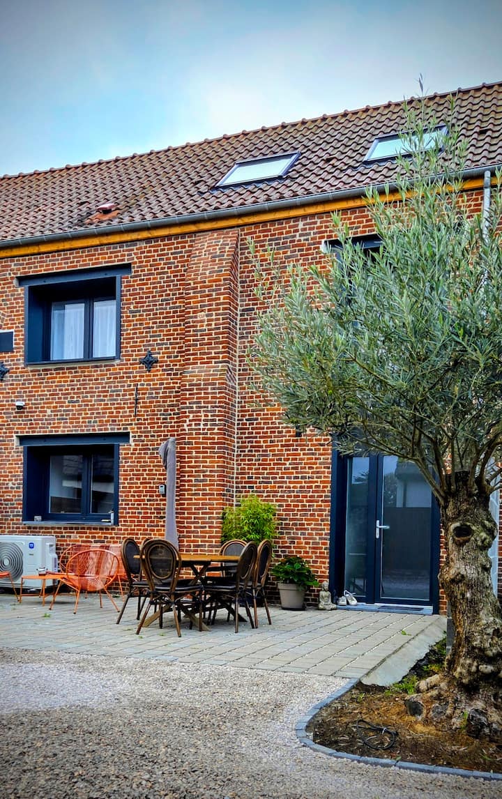 Ancienne Grange Ré-aménagée Dans Lotissement Privé - Wattignies