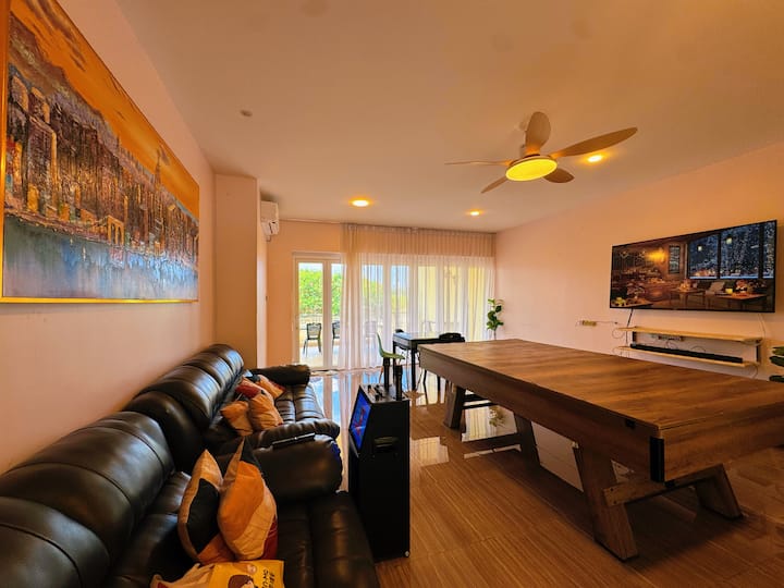 Bbq, Billiard And Karaoke,with Free Pickup At Port - Batam