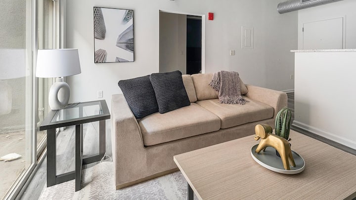 Landing | Spectacular Studio, Clubhouse, Gym - Baltimore, MD