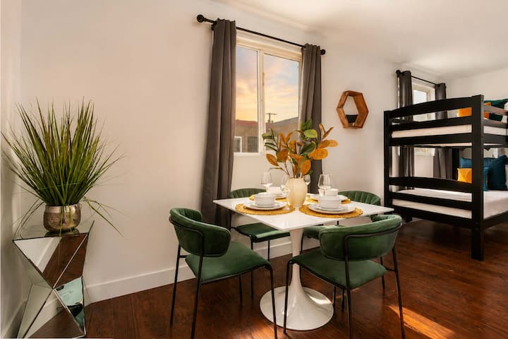 Enjoy Stylish 3br Apt, Sleeps 6 With Free Parking - Elysian Park - Los Angeles