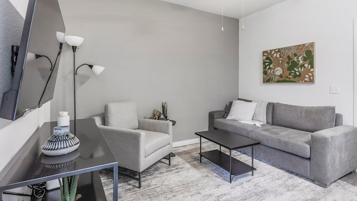 Landing | Modern 2bd, Clubhouse, Game Room - Tempe, AZ