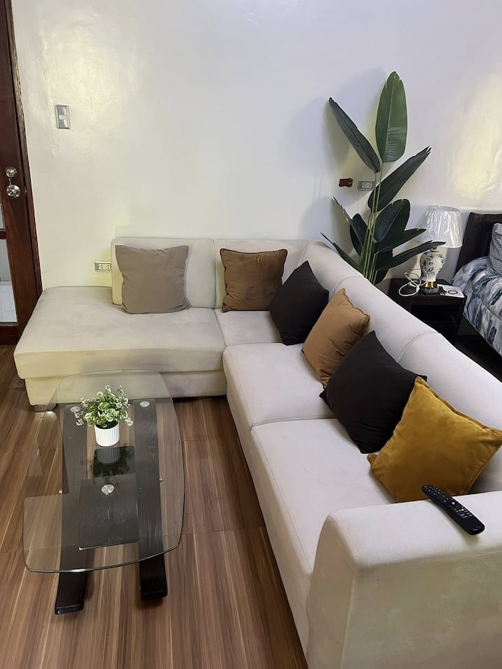 Thideon Haus | Cozy Staycation - San Pablo City