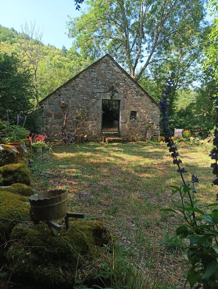 Lodge éCologique, Rivière. - Parc national des Cévennes