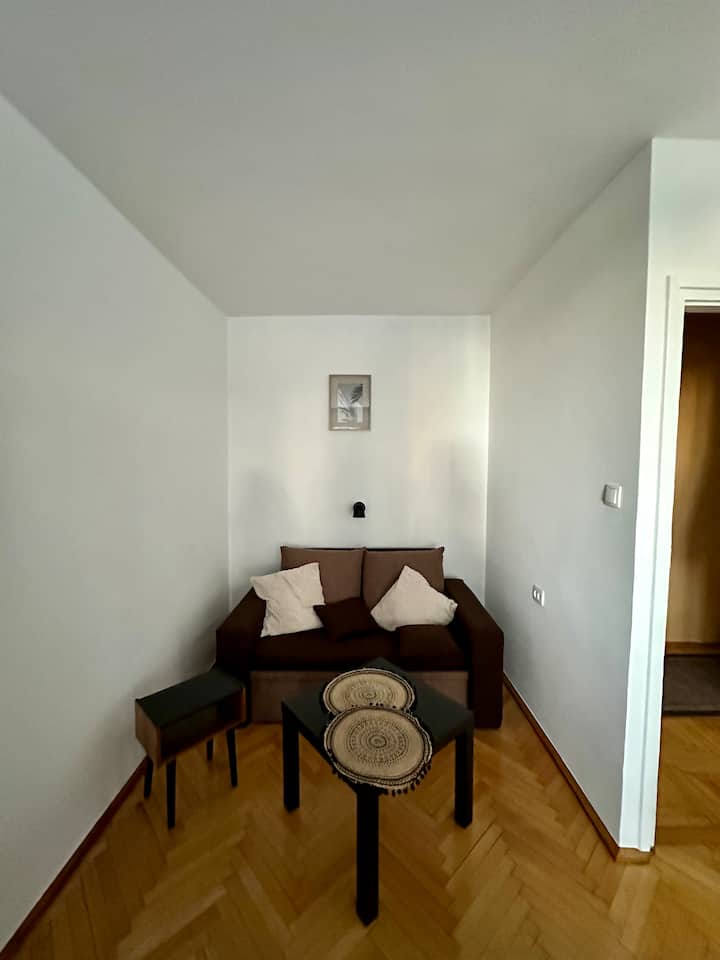 Frania-powrót Do Prl - Poznań