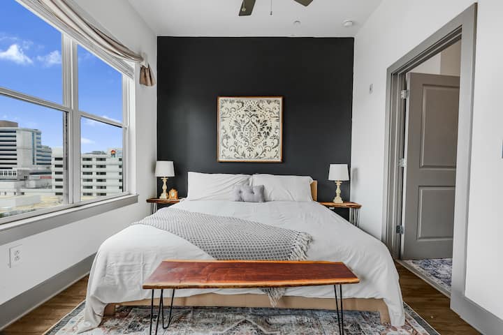 Honkytonk Stylish + Pool, Free Parking & Discounts - Nashville