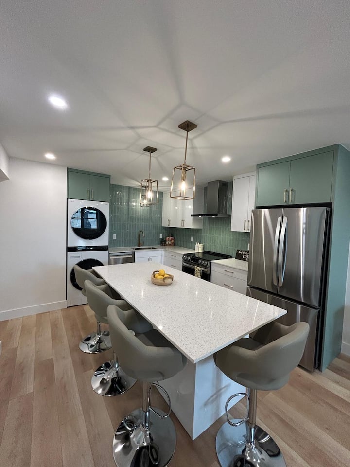Stylish & Cozy 2-bedroom Unit In Heart Of Byron - London, Ontario
