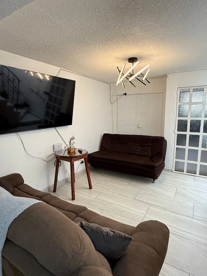 Casa De 3 Recámaras A 5 Min De La Capu! - 普埃布拉