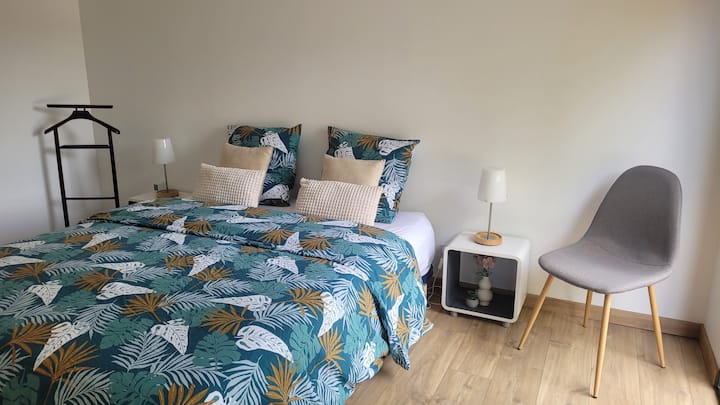 Le Gîte De La Côte Rouge - モンタルバン