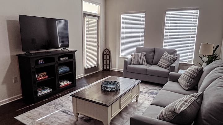 Executive 2br | Gated | Near Hsv - Huntsville, AL