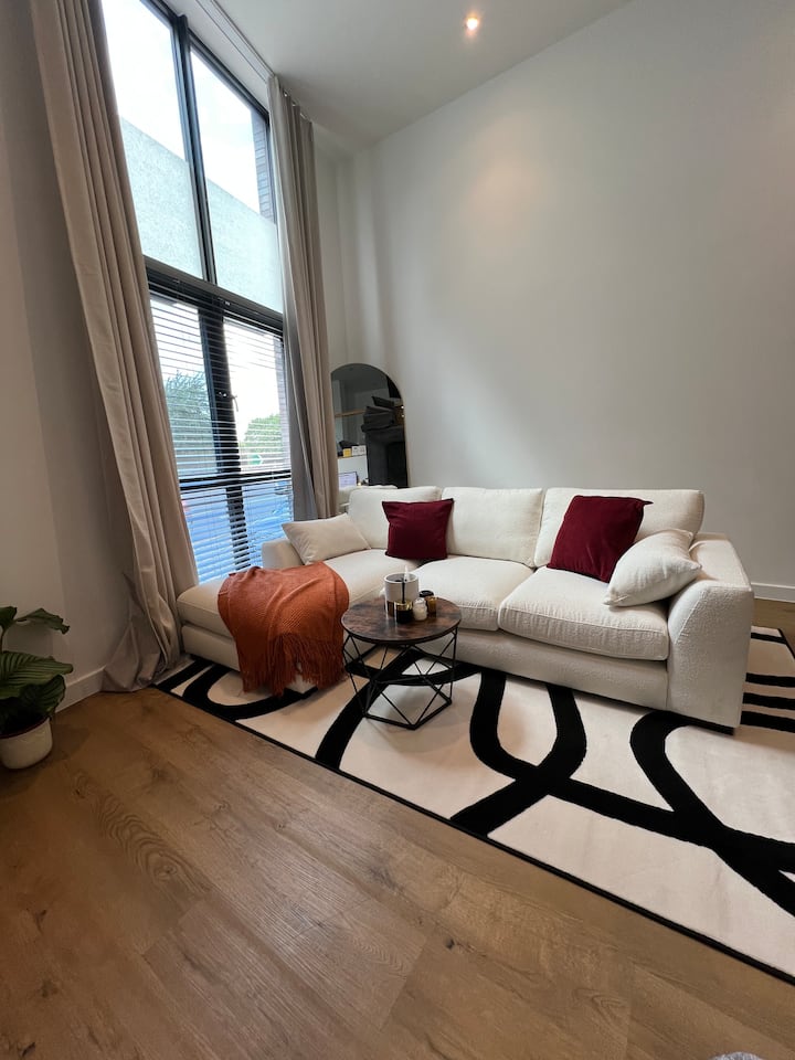 Mezzanine Studio In Jewellery Quarter - Birmingham