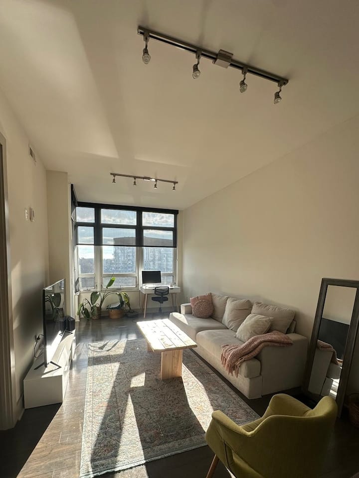 Full One Bedroom Apartment - Fairfax