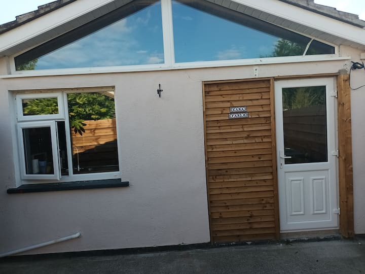 Cosy 2br Guest House Next To M50 - Dublin, Ireland