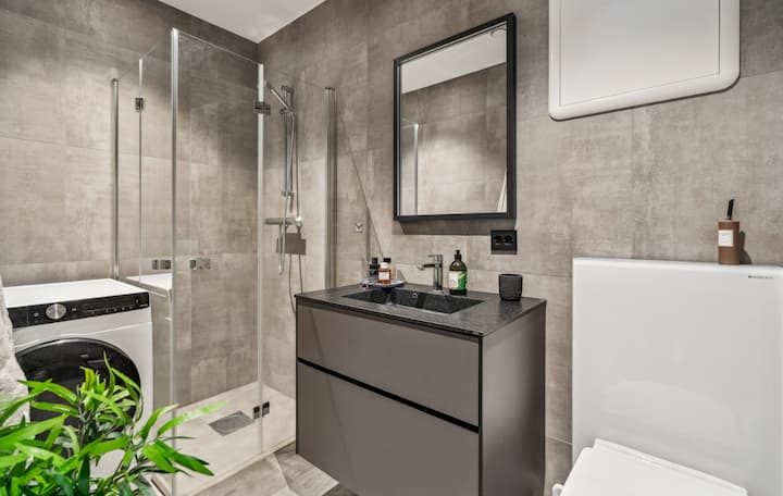 Flott, Ny Hybel Med Egen Inngang - Tromsø