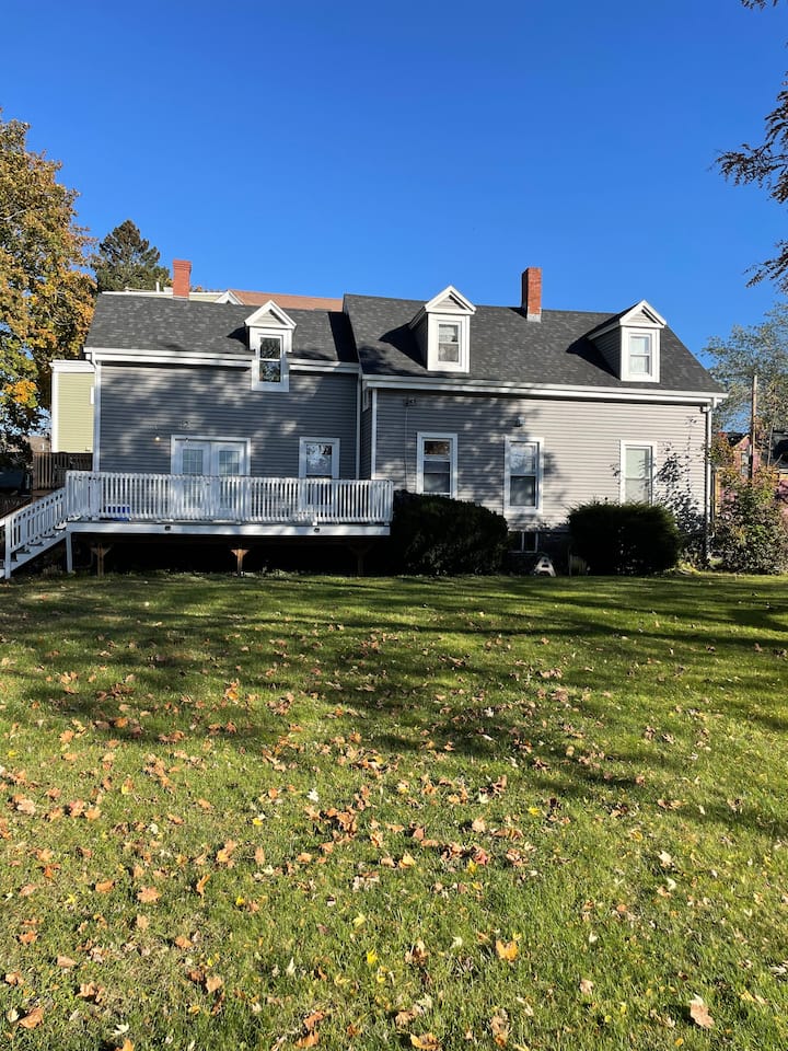 Sunny Summer Retreat - Walk To Beach & Restaurants - Portland, ME