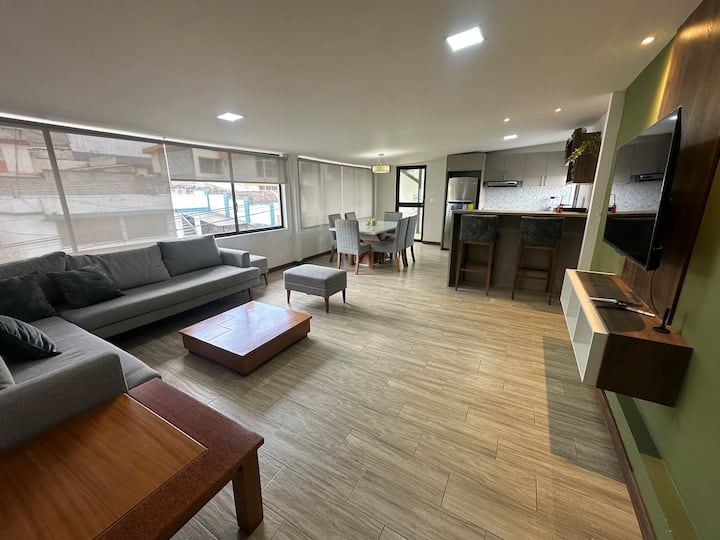 Departamento Amplio Y Renovado - Quito