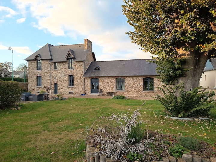 Ancienne éCole Rénové Avec Goût - Fougères