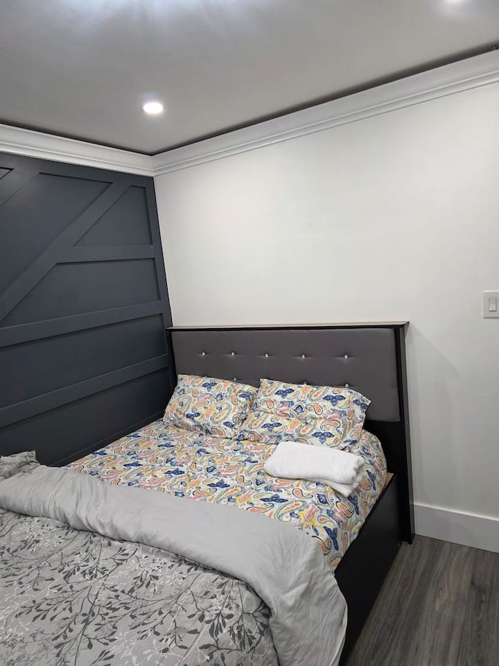 Home Sweet Home + Free Parking - Brampton