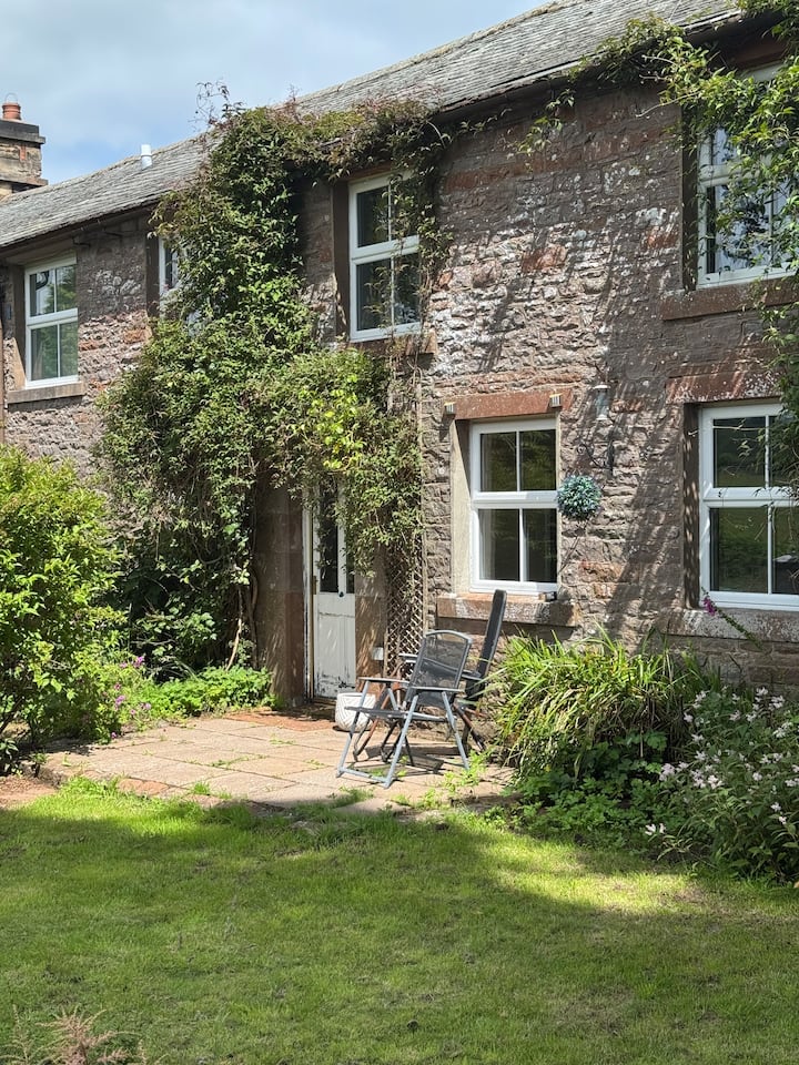 Beautiful Courtyard Cottage With Countryside Views - Northumberland