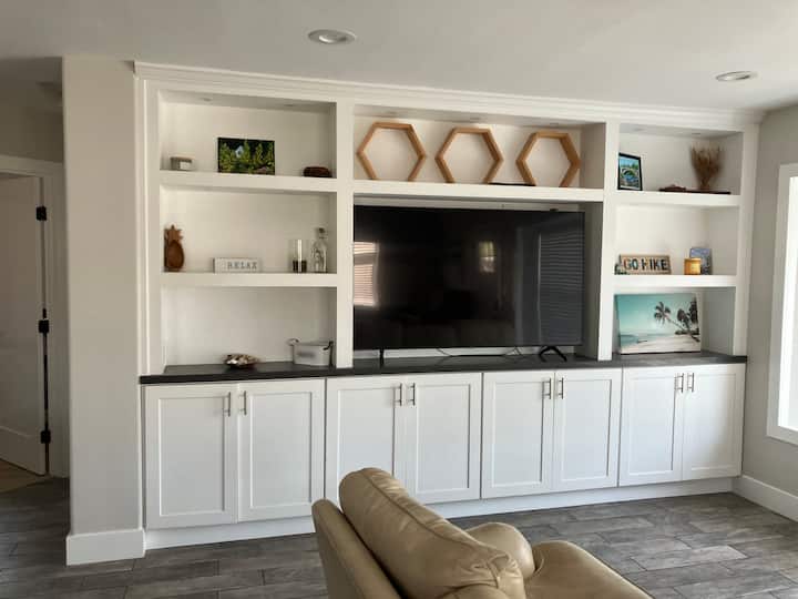 Beachy Bungalow - San Diego, CA