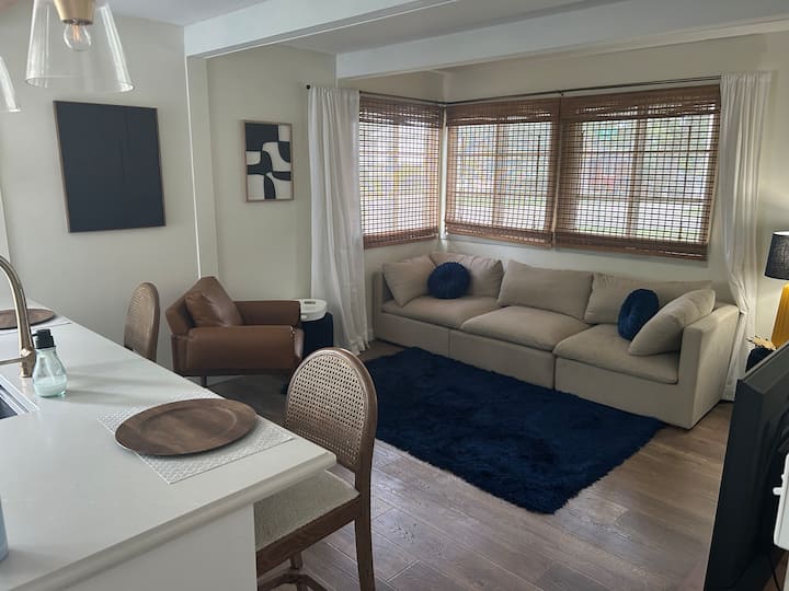 Contemporary Cottage 5 Min Walk To Major Bike Path - Lincoln, NE