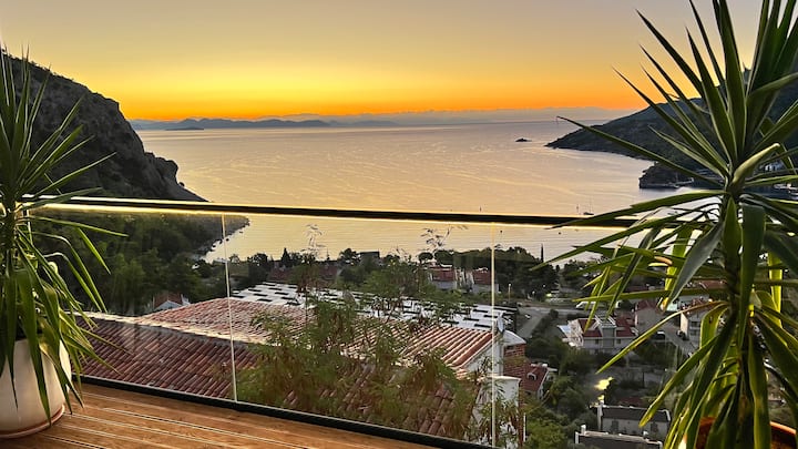 Mavinin Ve Yeşilin Dansı, 75m2 ,  Panoramik Teras - İçmeler