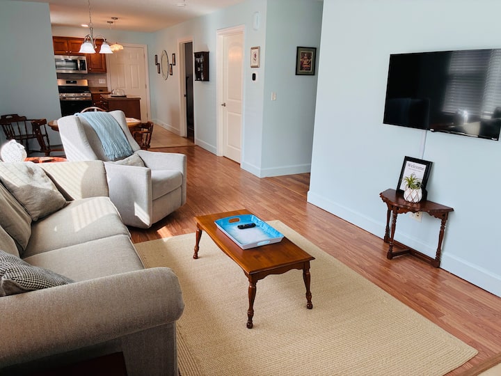 Quiet And Cozy Two Bedroom And One Bath Cottage. - Illinois