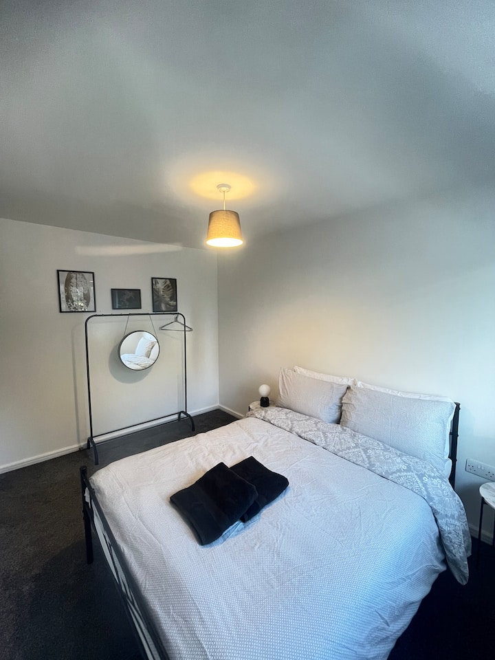 House Opp Co Op&etihad W Parking - Oldham