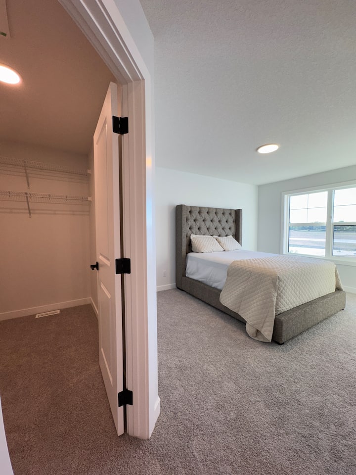 Cozy Room In Chestermere - Chestermere