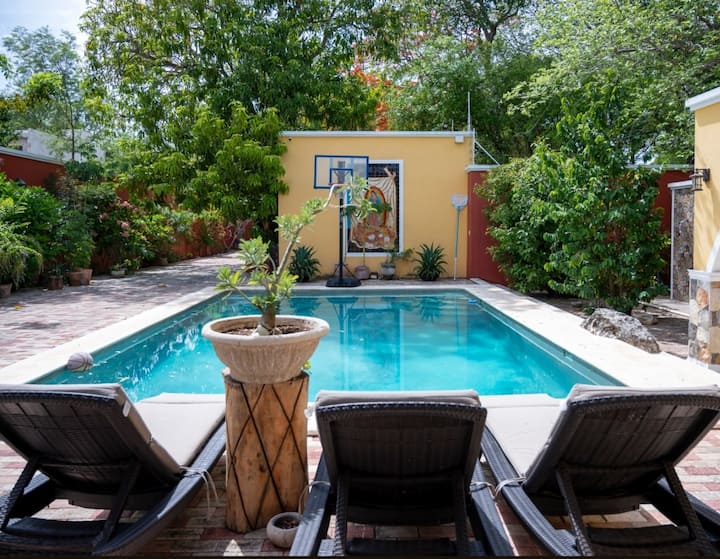 Family Mansion, Historic, Pool, Jacuzzi. - Merida