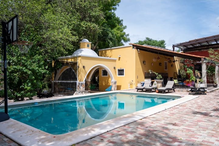 Casona Familiar, Histórico, Alberca, Jacuzzi. - Mérida