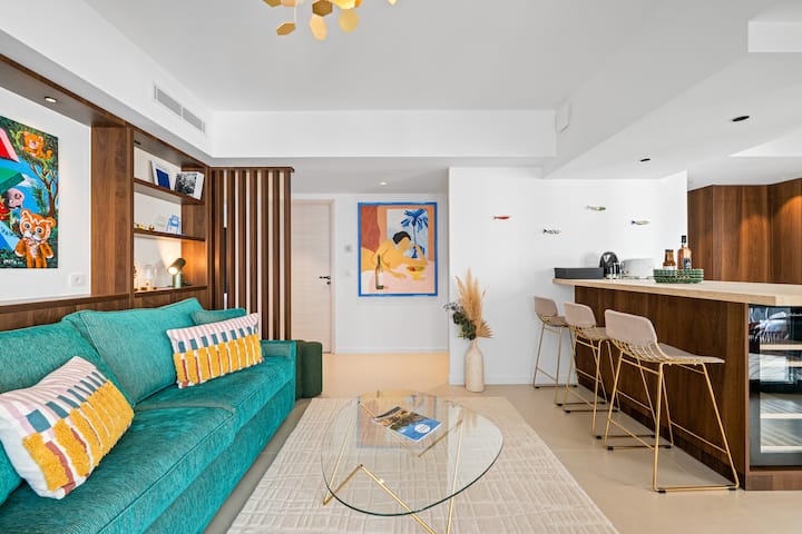 Chez Francine: Au Bord De La Plage, Parking/balcon - Nice