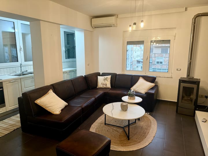 Chill & Central - Durrës