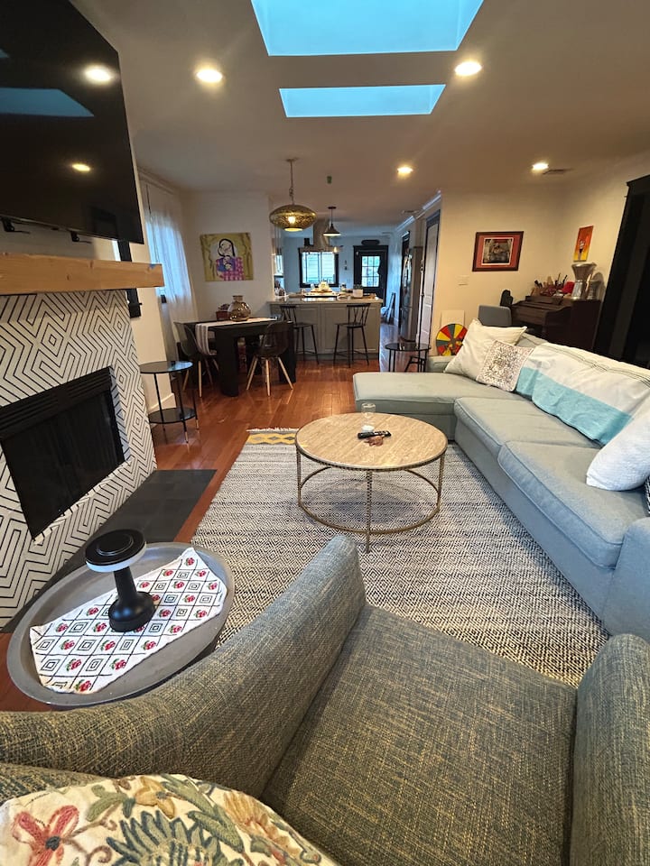 Gorgeous 3br Pasadena Craftsman - Pasadena, CA
