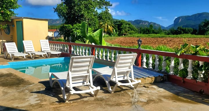 Casa Leibys Y Papito El Zapatero: 3 Rooms And Pool - Vinales
